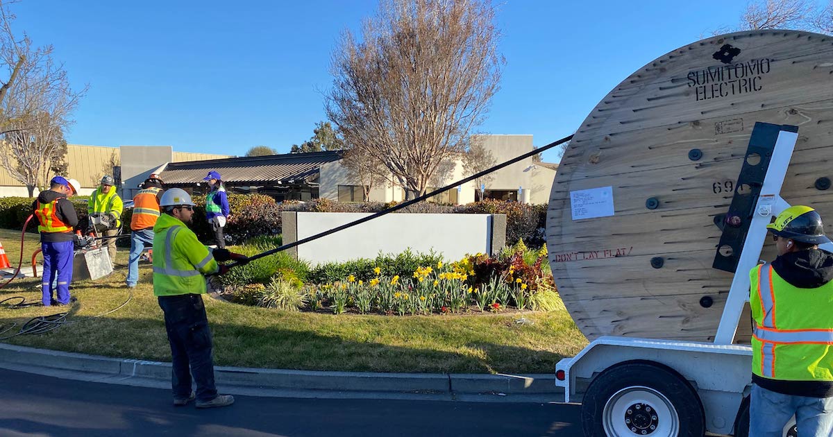 Ultra-High-Fiber Count Cable Deployment: Jetting vs. Pulling